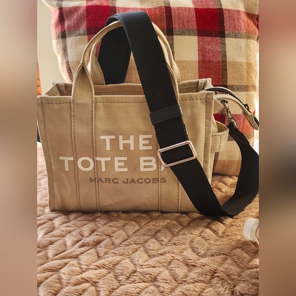 Marc Jacobs | Bags | Authentic Marc Jacobs The Tote Bag | Poshmark